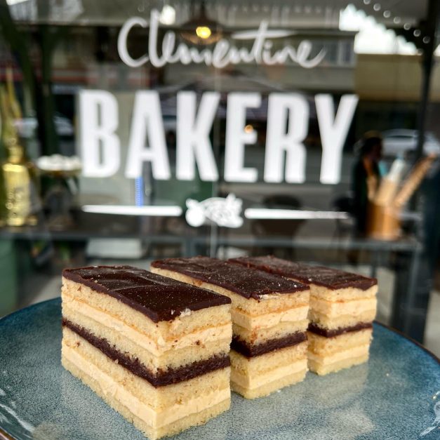 Your guide to shopping and eating in Yass | OutInCanberra