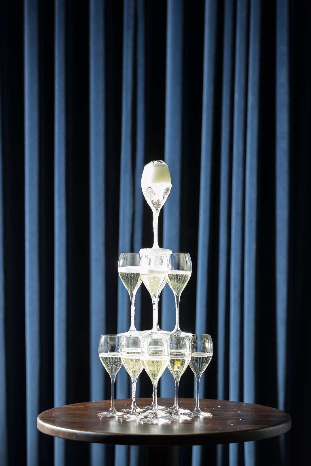 Blue Eyes Bar brings old Hollywood Glamour to Garema Place | OutInCanberra