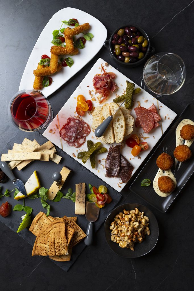 Blue Eyes Bar brings old Hollywood Glamour to Garema Place | OutInCanberra